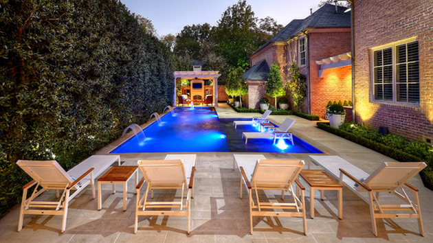 20 Romantic Residential Pools for Private Relaxation | Home Design Lover
