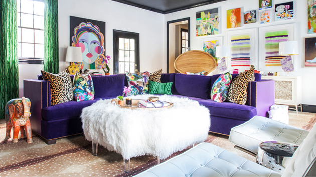 21 Living Rooms Graced with Fur Ottomans | Home Design Lover