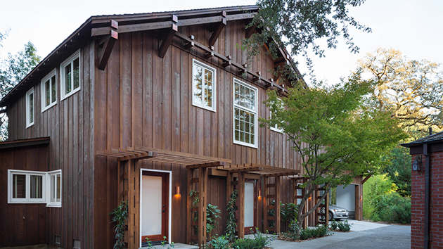 Historic Barn: From a Horse Stable to a Contemporary Tiny House | Home ...